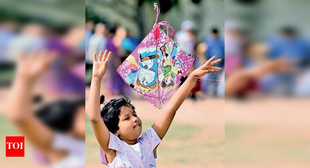 Plastic kites flood Hyderabad sky despite ban | Hyderabad News - Times ...