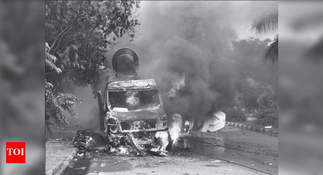 Panchkula court acquits 10 dera followers after 3 eyewitnesses fail to ...