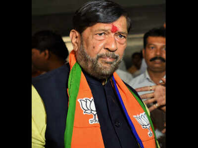 Girish Bapat bats for abolition of British-era cantonments, to discuss ...