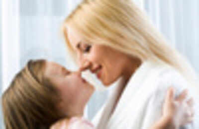 Feeling torn between your little ones? - Times of India