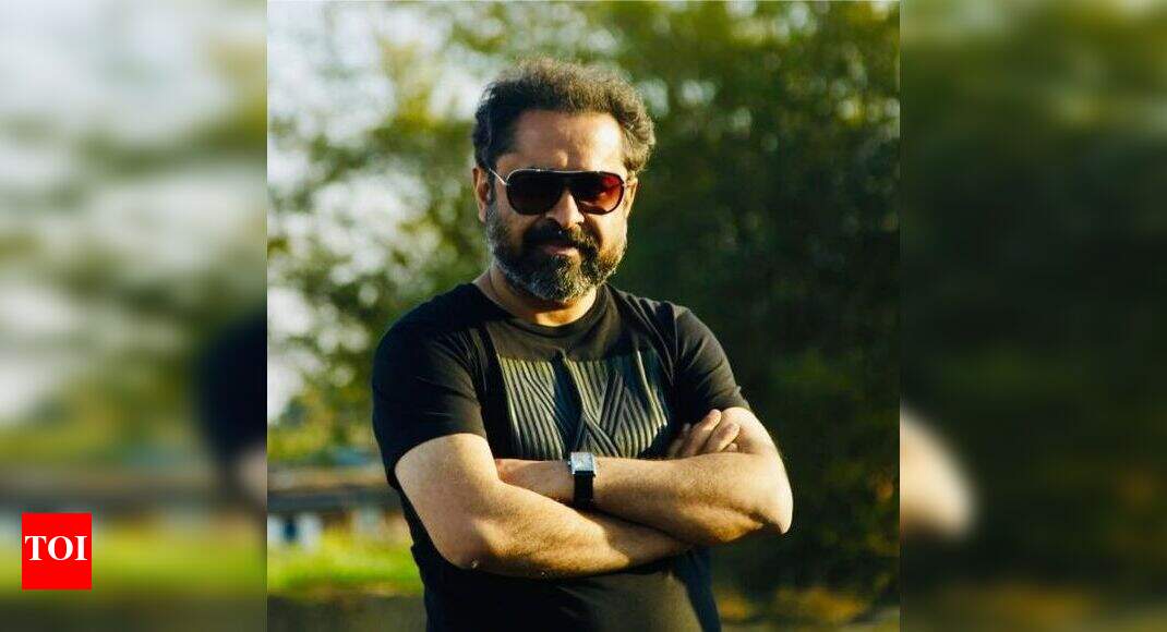 Suman Ghosh’s next Hindi directorial is a love story | Bengali Movie ...