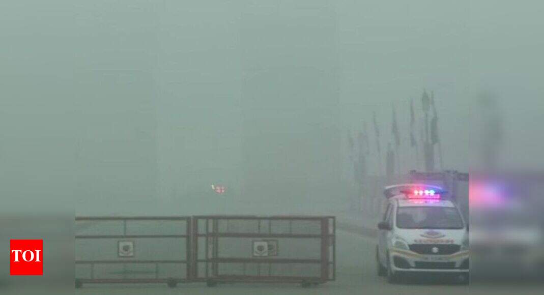 Fog in Delhi today: Dense fog engulfs Delhi-NCR | Delhi News - Times of ... Fog in Delhi today: Dense fog engulfs Delhi-NCR | Delhi News - Times of ...
