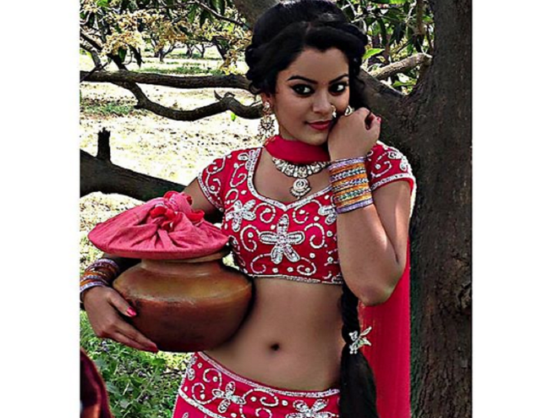 Nidhi Jha Looks Unrecognisable In This Throwback Photo Bhojpuri Movie