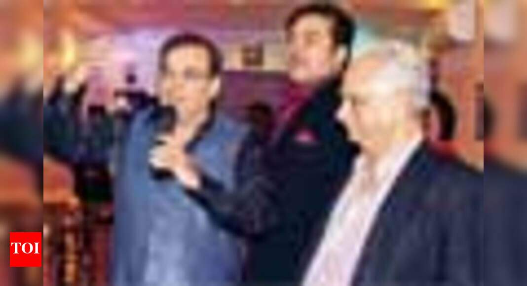 Subhash, Ramesh Sippy's b-day party | Events Movie News - Times of India