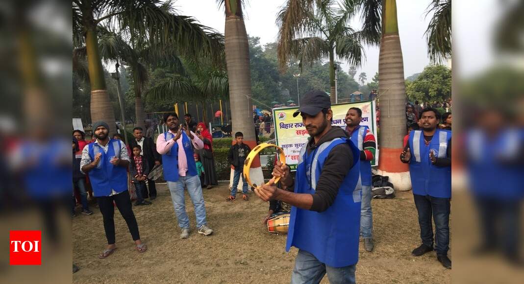 Nukkad natak on road safety a big hit | Events Movie News - Times of India