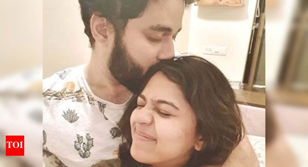 Mrunmayee Deshpande's latest loved-up pictures with Swapnil Rao will ...