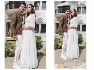 'Pyar Toh Hona Hi Tha': Yamini Singh strikes a romantic pose with co-star Arvind Akele Kallu ...