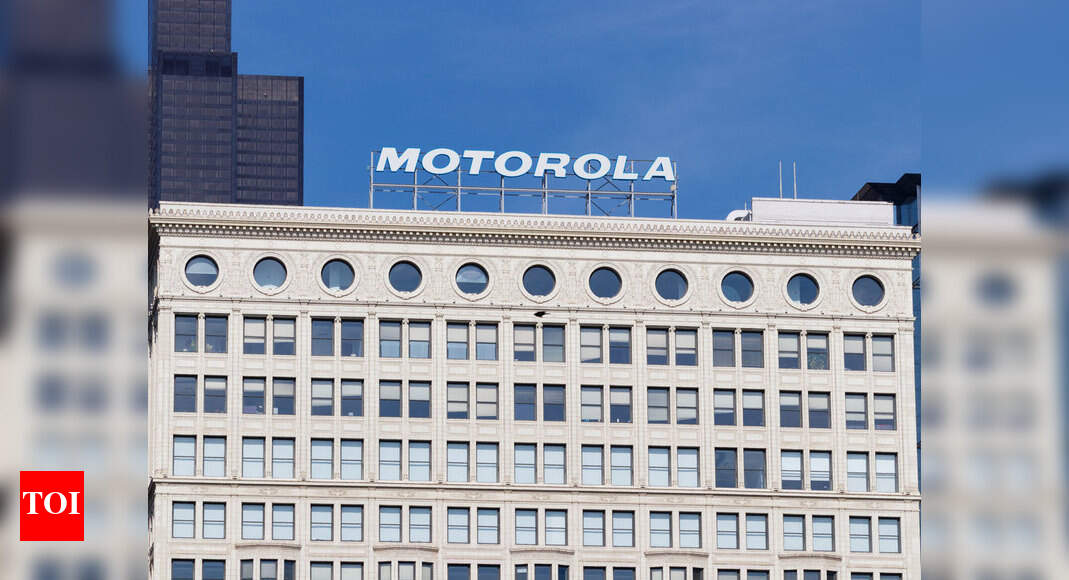 Motorola to launch its flagship smartphone at MWC 2020 - The Times of India