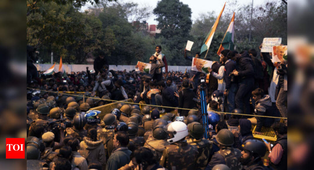 Jamia firing incident news live: Protests erupt at Jamia Millia Islamia ...