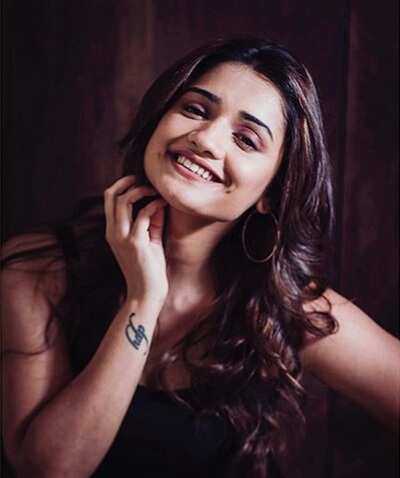 Hruta Durgule bags a lead role in her debut Marathi film | Marathi ...