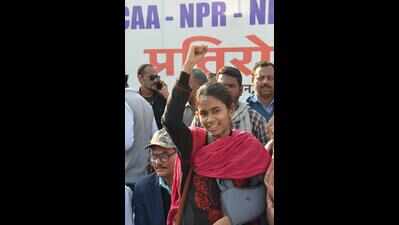 Fight against CAA & NRC will go on, vow Medha & Aishe Ghosh | Bhopal ...