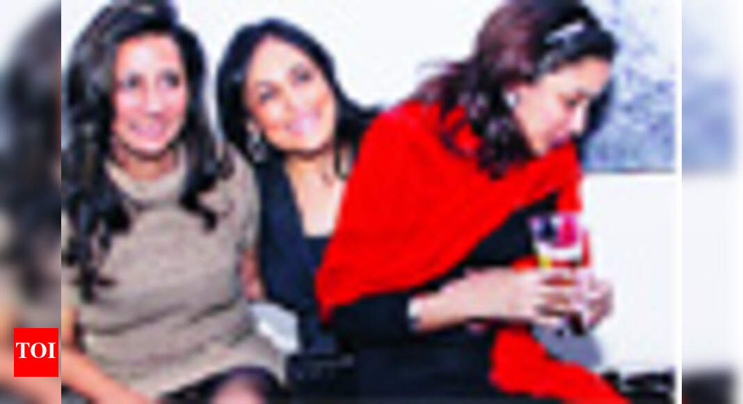Rajeev, Daisy Behl's do for friends | Events Movie News - Times of India