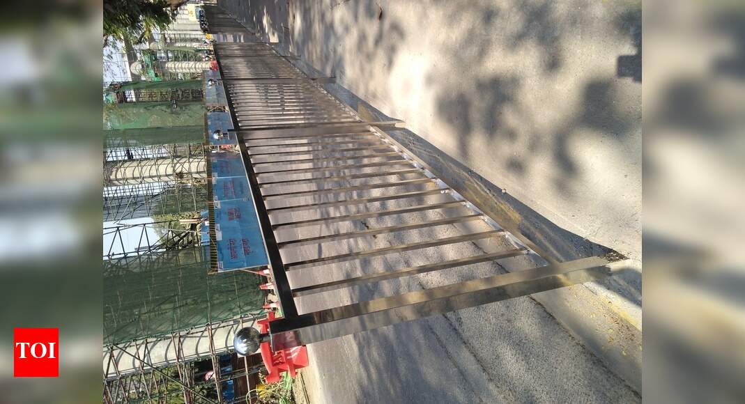 New footpath railing on L.B.S Marg, Vikhroli (W) - Times of India