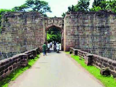 Fresh PIL resurrects Orissa high court order on Barabati moat | Cuttack ...