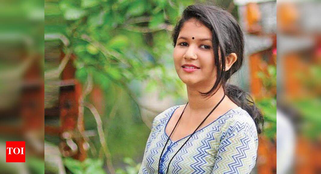 Uppum Mulakum fame Juhi Rustagi talks about the sit-com - Times of India