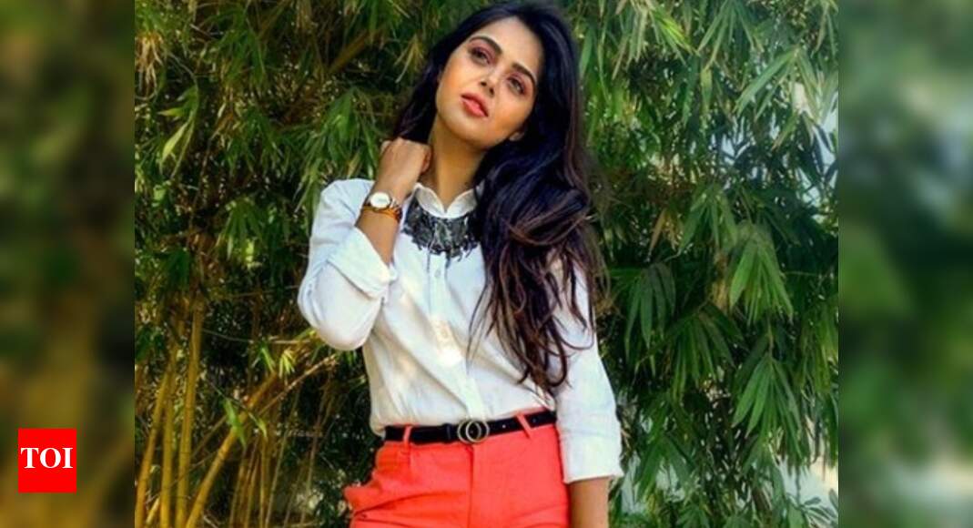 Photo: Monal Gajjar nails the perfect semi formal look in her latest ...