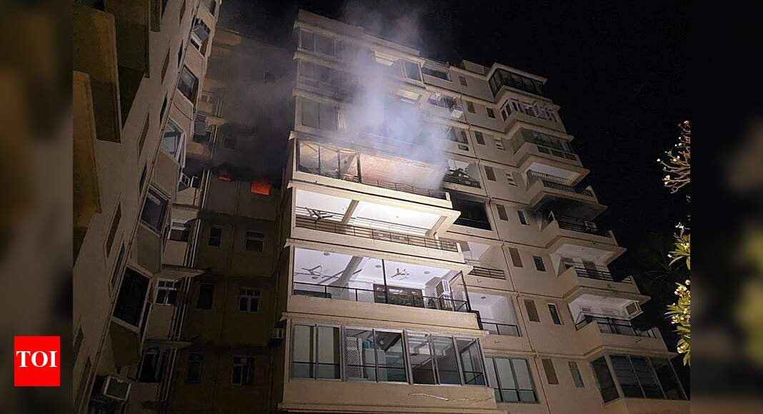 Fire in Mumbai: Fire breaks out in building at Malabar Hill, 17 rescued ...