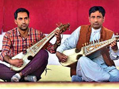 Rubab royalty duo from Baramulla vow to hold audience spellbound | Pune ...