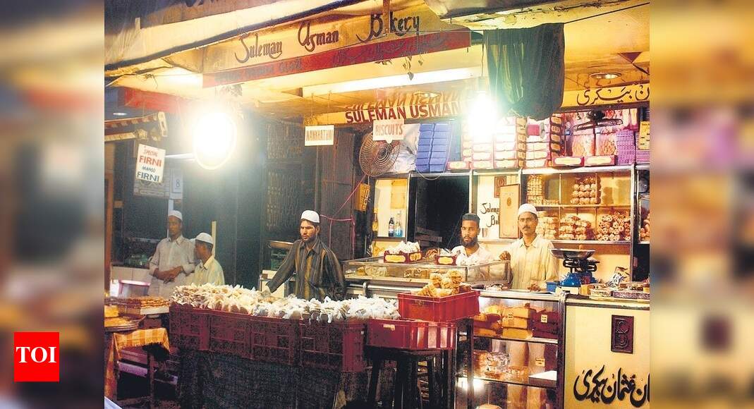 Mumbai: 'Can't identify cops who entered Suleman bakery with helmets ...