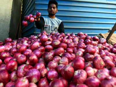 Onion Price in Delhi: Why onions are making you cry despite enough supply | Delhi News - Times ...