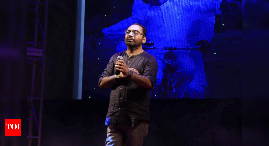 Anindya Chatterjee is back with a love story | Bengali Movie News ...