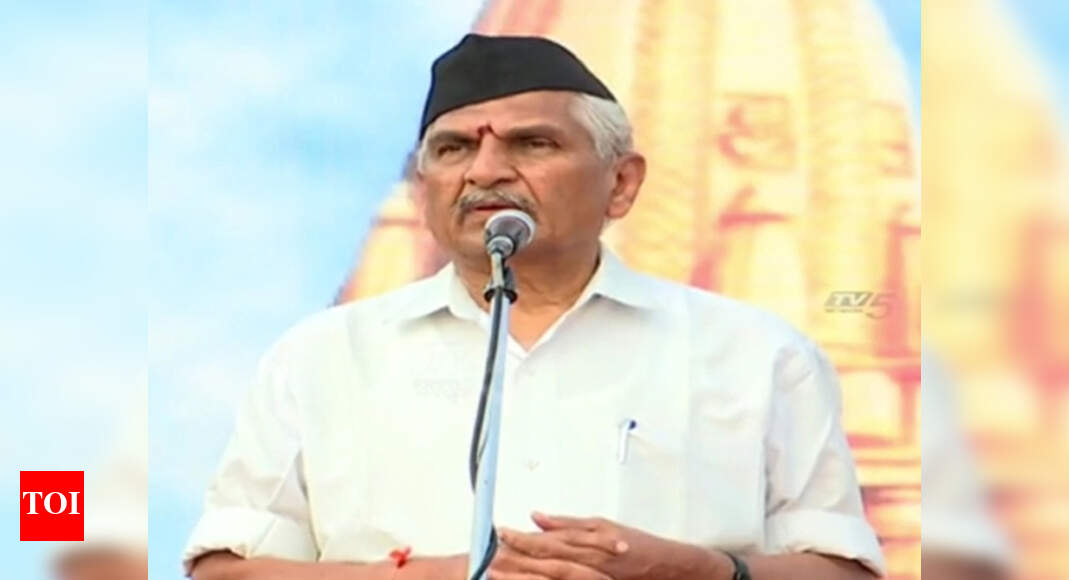 Christ statue row: Kalladka Prabhakar Bhat leads RSS' route march in ...