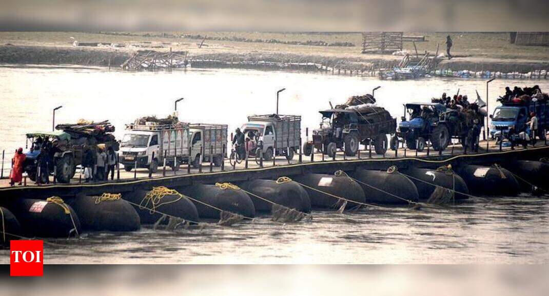 Magh Mela snan for kalpwasis who stayed back | Allahabad News - Times ...