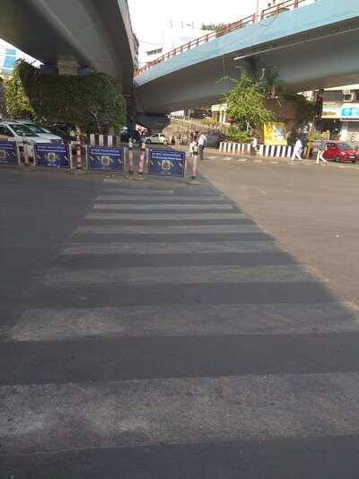 Zebra crossing line blocked - Times of India
