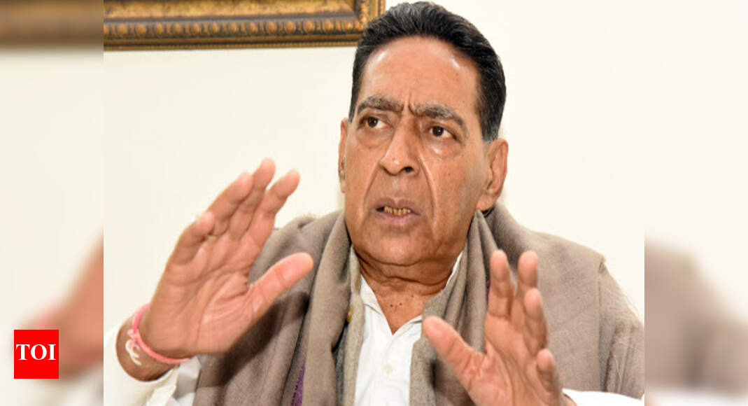 Delhi Congress chief Subhash Chopra offers to quit | Delhi News - Times ...
