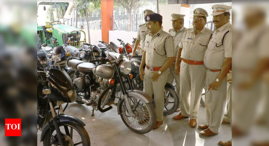 Andhra Pradesh: Tirupati urban police wing arrest interstate thieves ...