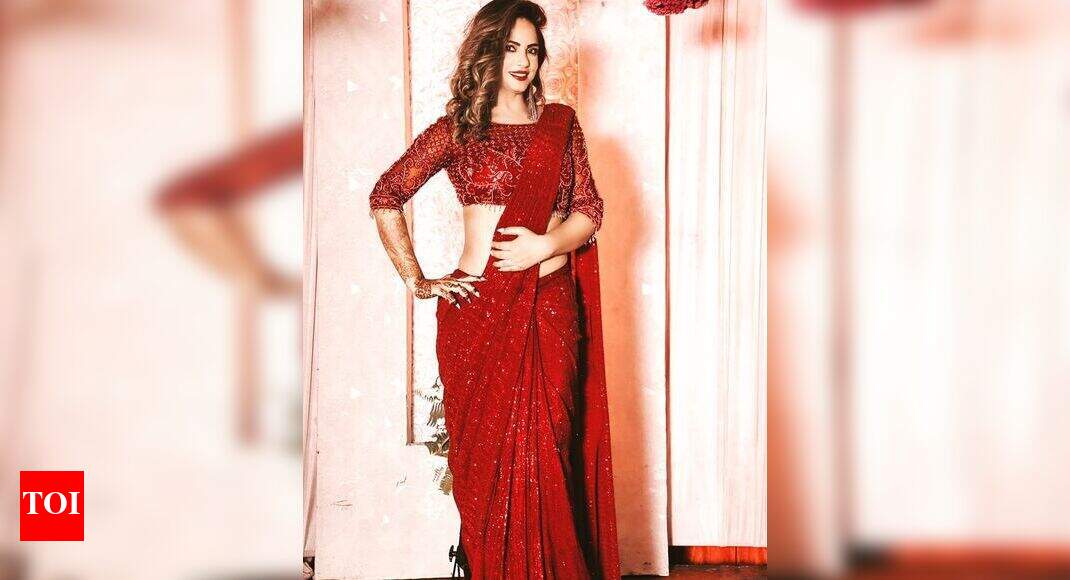 Neetu Chandra had a gala time at her cousin's wedding | Events Movie ...