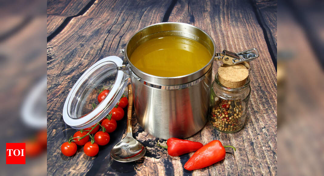 Modern kitchens warm up to traditional cold-pressed oils - Times of India