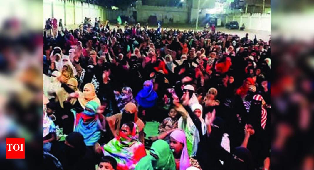 Beed residents protest against Citizenship Act after HC order ...