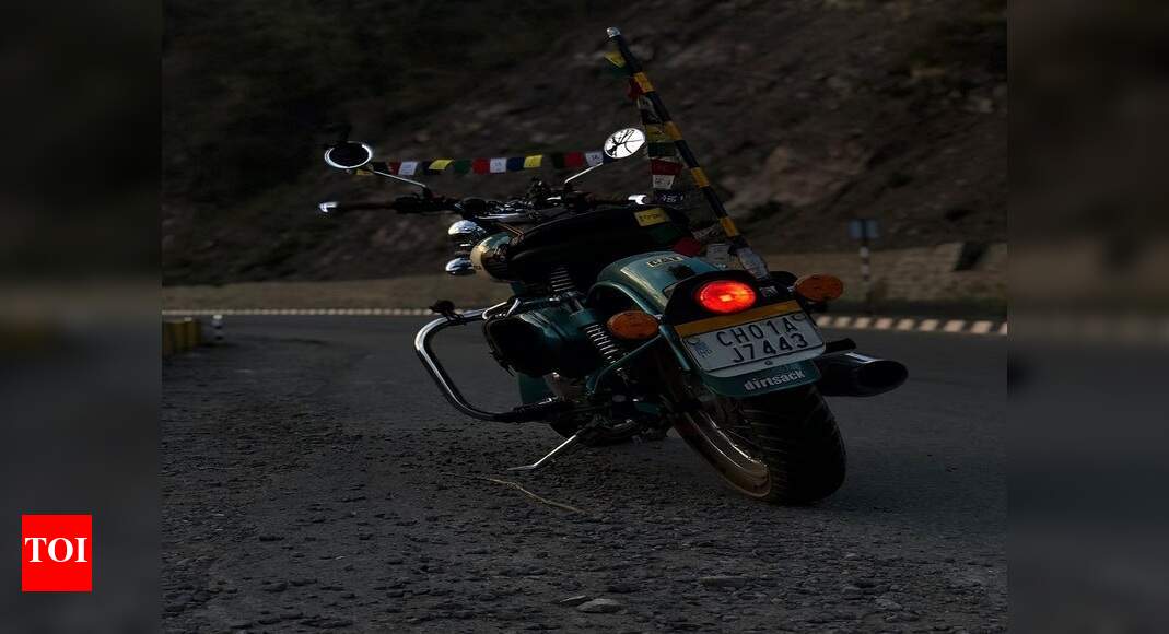 Tail lights for cars and bikes: Making your on-road communication right ...