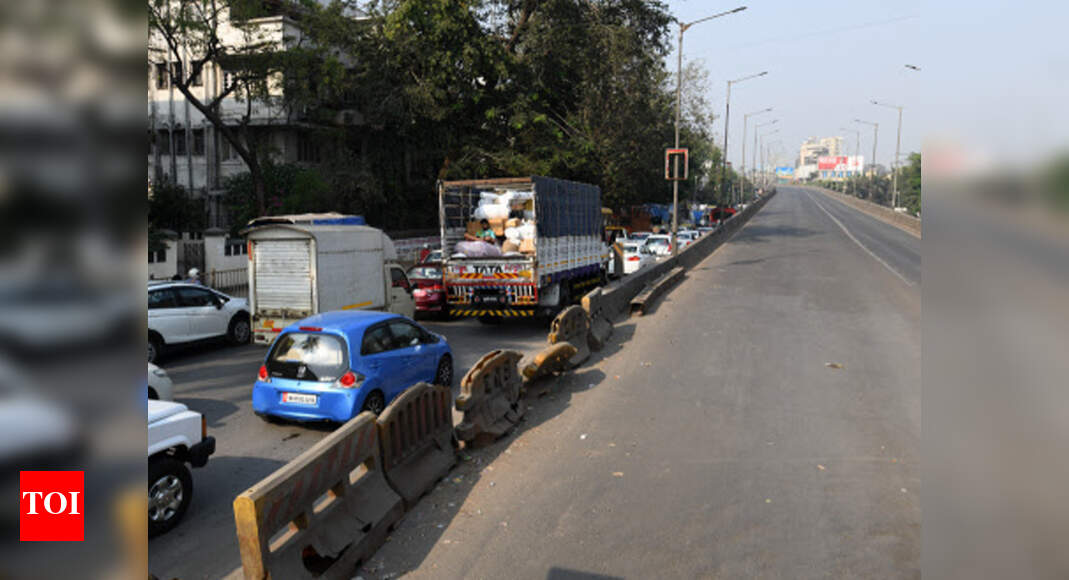 Sion Flyover Mumbai: Sion flyover repairs spill over, anger motorists ...