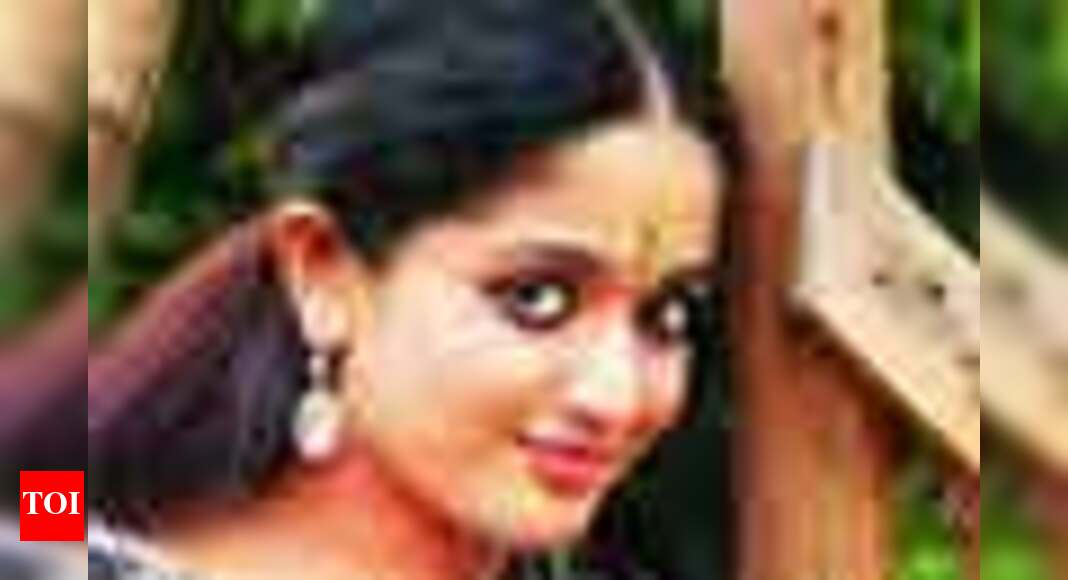 Kavya's big comeback | Tamil Movie News - Times of India