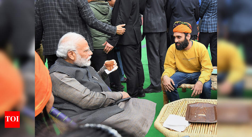 Narendra Modi: ‘Chai pe charcha’ with PM Modi at Hunar Haat | Delhi ...