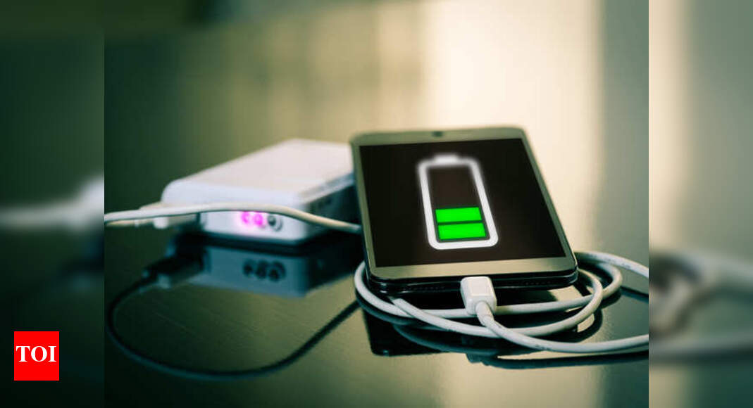 Google Pixel 5 said to come with reverse wireless charging - Times of India