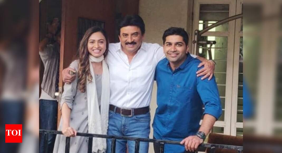 Photo: Alisha Prajapati, Hiten Kumar, Malhar Thakar pose for a happy ...