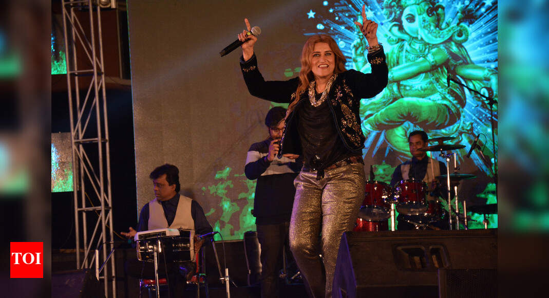 Dohar and Arko Mukherjee perform at university fest | Kolkata News ...