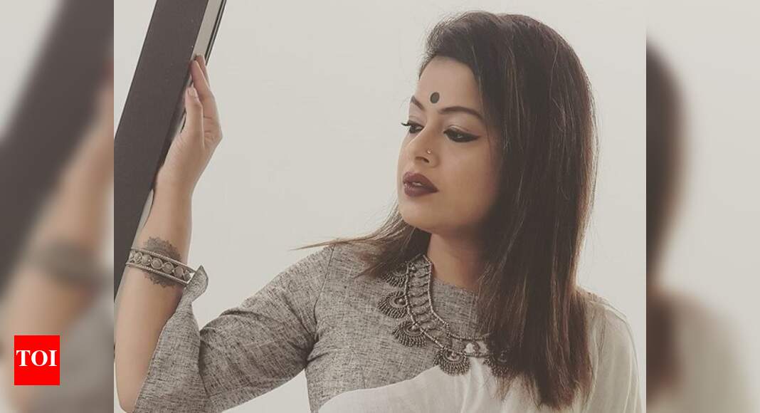 Iman teams up with young singers for music video | Bengali Movie News ...