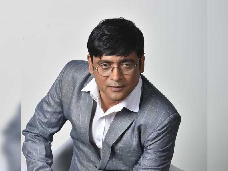 Subrata Dutta shoots in the hills | Bengali Movie News - Times of India