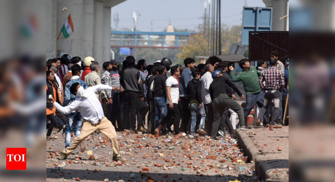How violence spread in Delhi as cops failed to stem riot | Delhi News ...