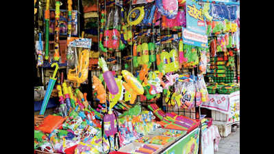 Lucknow: No funky water guns, gulal bombs this Holi | Lucknow News ...