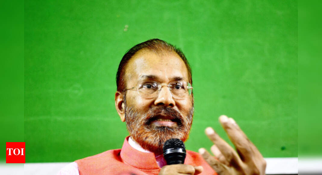 Ex-IPS D G Vanzara given post-retirement promotion by Gujarat govt ...