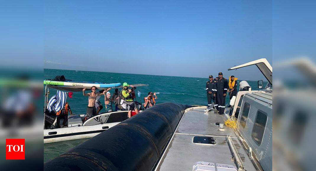 Tourists from UK, US swim across Palk Bay | Chennai News - Times of India