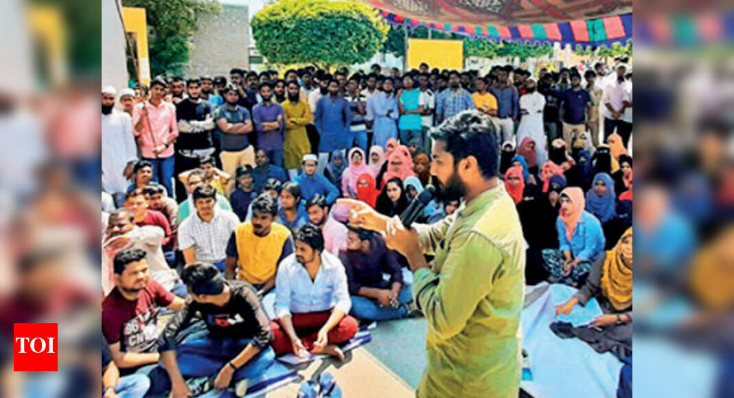 Manuu students shut down university , protests in University of ...