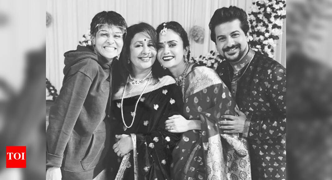 'Well Done Baby': This new still of Amruta Khanvilkar and Pushkar Jog ...