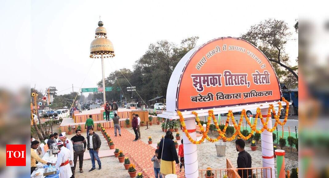 Jhumka wala Bareilly finally gets its lost 'jhumka'! | Bareilly News ...