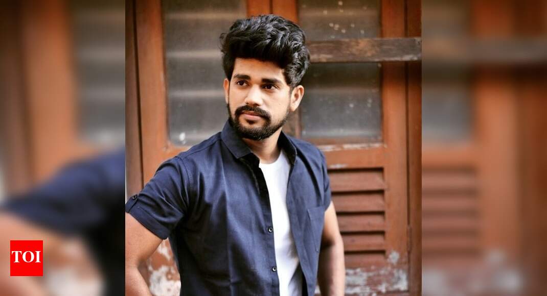 Chetan wants to venture into commercial theatre | Marathi Movie News ...